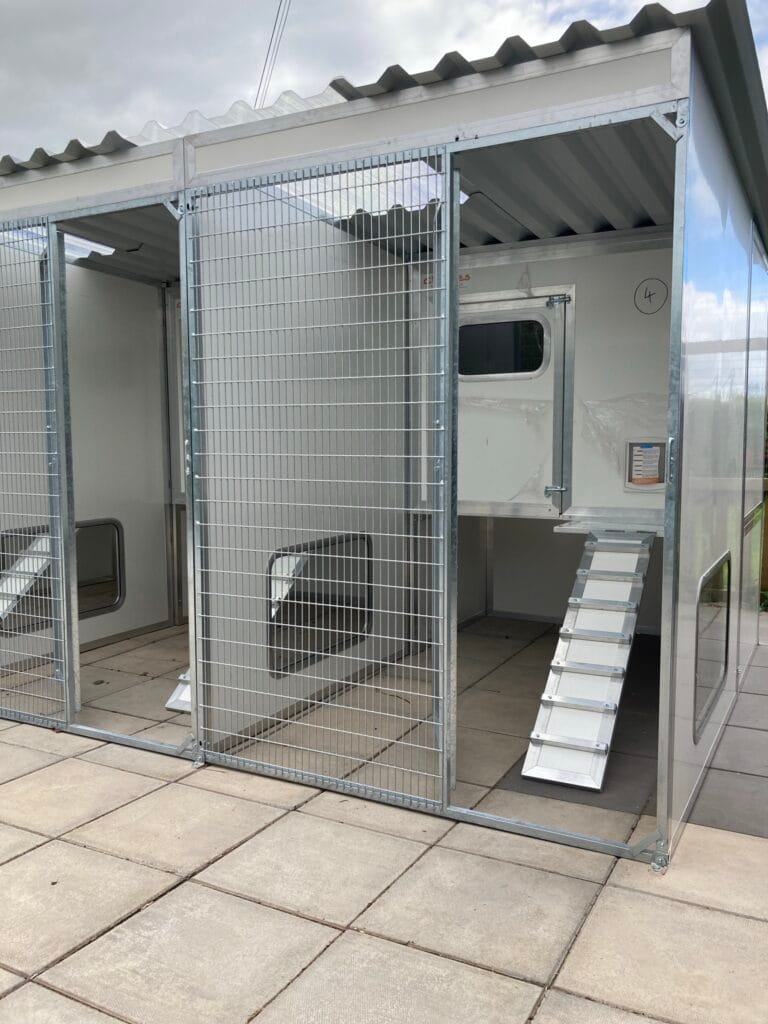 Pent House Insulated Cattery Unit - Chicubes